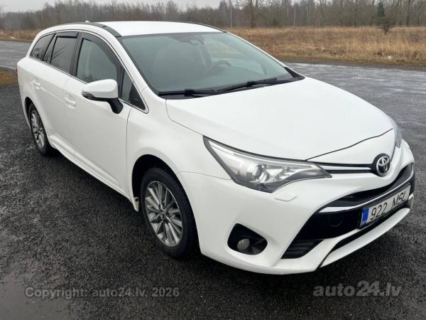 White Toyota Avensis 2019 in Tallinn, with an engine capacity of 1.80 L and mileage of 298 thousand km for 9999 €, photo 1 on AUTOMOTO.COM.LV