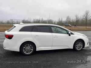 White Toyota Avensis 2019 in Tallinn, with an engine capacity of 1.80 L and mileage of 298 thousand km for 9999 €, photo 4 on AUTOMOTO.COM.LV