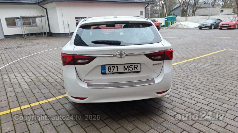 Balts Toyota Avensis 2019 Tallina, ar dzinēja tilpumu 1.80 L un nobraukumu 118 tūkst. km par 12500 €, foto 5 vietnē AUTOMOTO.COM.LV