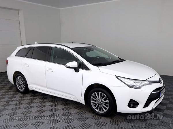 White Toyota Avensis 2019 in Tallinn, with an engine capacity of 1.80 L and mileage of 277 thousand km for 5499 €, photo 1 on AUTOMOTO.COM.LV