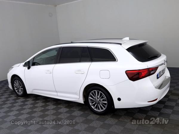 White Toyota Avensis 2019 in Tallinn, with an engine capacity of 1.80 L and mileage of 277 thousand km for 5499 €, photo 4 on AUTOMOTO.COM.LV