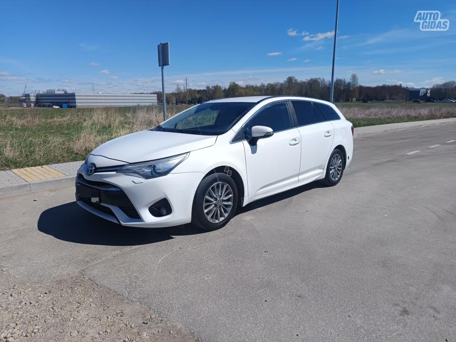 White Toyota Avensis 2019 in Siauliai, with an engine capacity of 1.80 L and mileage of 278 thousand km for 7450 €, photo 1 on AUTOMOTO.COM.LV