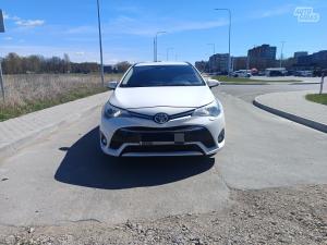 White Toyota Avensis 2019 in Siauliai, with an engine capacity of 1.80 L and mileage of 278 thousand km for 7450 €, photo 3 on AUTOMOTO.COM.LV