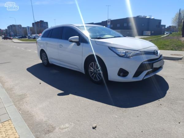 White Toyota Avensis 2019 in Siauliai, with an engine capacity of 1.80 L and mileage of 278 thousand km for 7450 €, photo 3 on AUTOMOTO.COM.LV