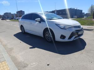 White Toyota Avensis 2019 in Siauliai, with an engine capacity of 1.80 L and mileage of 278 thousand km for 7450 €, photo 4 on AUTOMOTO.COM.LV