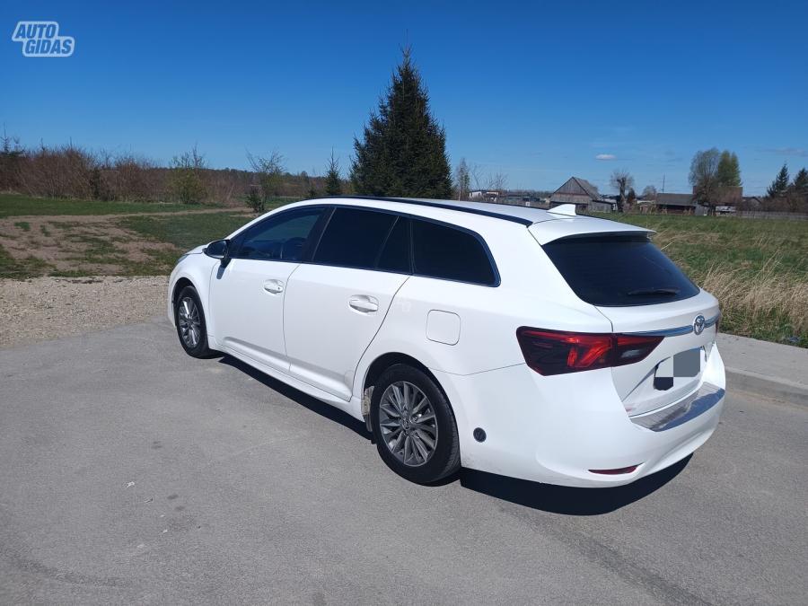 White Toyota Avensis 2019 in Siauliai, with an engine capacity of 1.80 L and mileage of 278 thousand km for 7450 €, photo 7 on AUTOMOTO.COM.LV
