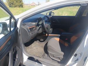 White Toyota Avensis 2019 in Siauliai, with an engine capacity of 1.80 L and mileage of 278 thousand km for 7450 €, photo 8 on AUTOMOTO.COM.LV