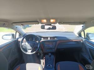 White Toyota Avensis 2019 in Siauliai, with an engine capacity of 1.80 L and mileage of 278 thousand km for 7450 €, photo 10 on AUTOMOTO.COM.LV