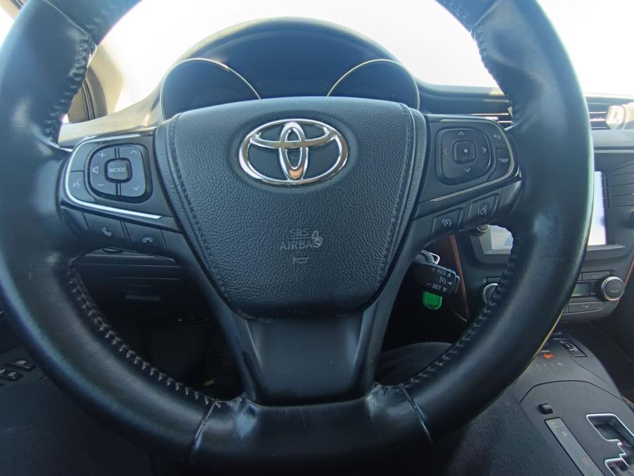 White Toyota Avensis 2019 in Siauliai, with an engine capacity of 1.80 L and mileage of 278 thousand km for 7450 €, photo 12 on AUTOMOTO.COM.LV