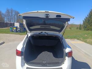 White Toyota Avensis 2019 in Siauliai, with an engine capacity of 1.80 L and mileage of 278 thousand km for 7450 €, photo 15 on AUTOMOTO.COM.LV