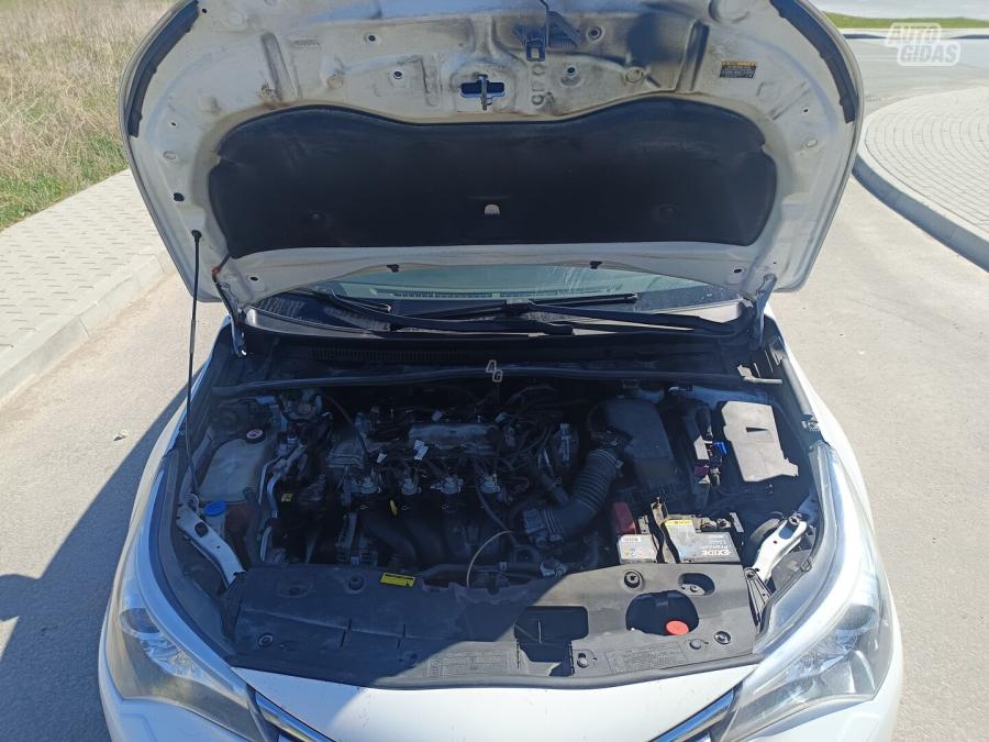 White Toyota Avensis 2019 in Siauliai, with an engine capacity of 1.80 L and mileage of 278 thousand km for 7450 €, photo 16 on AUTOMOTO.COM.LV