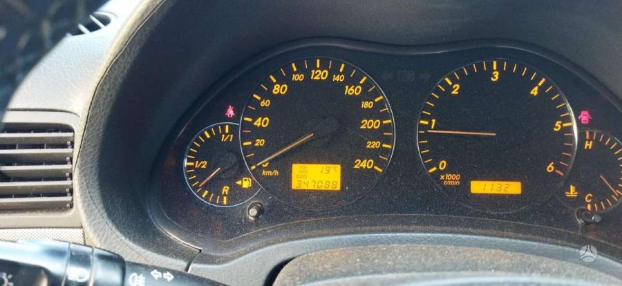 Желтый Тойота Авенсис 2004 в Вильнюс, объемом двигателя 2.00 л и пробегом 347 тыс. км за 1200 €, фото 13 на AUTOMOTO.COM.LV