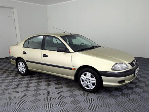 Желтый Тойота Авенсис 2003 в Таллин, объемом двигателя 1.60 л и пробегом 247 тыс. км за 1299 €, фото 9 на AUTOMOTO.COM.LV