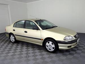 Желтый Тойота Авенсис 2003 в Таллин, объемом двигателя 1.60 л и пробегом 247 тыс. км за 1299 €, фото 9 на AUTOMOTO.COM.LV