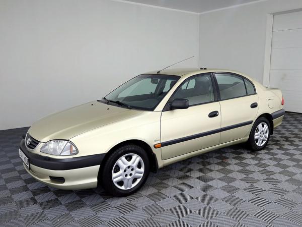 Желтый Тойота Авенсис 2003 в Таллин, объемом двигателя 1.60 л и пробегом 247 тыс. км за 1299 €, фото 10 на AUTOMOTO.COM.LV