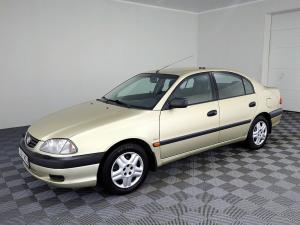 Желтый Тойота Авенсис 2003 в Таллин, объемом двигателя 1.60 л и пробегом 247 тыс. км за 1299 €, фото 10 на AUTOMOTO.COM.LV