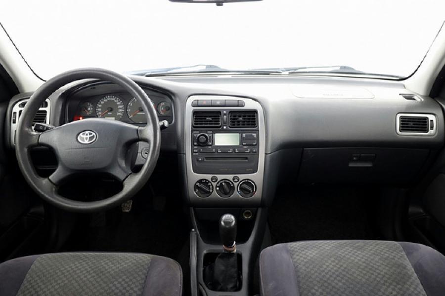 Dzeltens Toyota Avensis 2003 Tallina, ar dzinēja tilpumu 1.60 L un nobraukumu 247 tūkst. km par 1299 €, foto 6 vietnē AUTOMOTO.COM.LV
