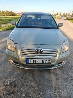 Yellow Toyota Avensis 2005 in Riga, with an engine capacity of 1.80 L and mileage of 325 thousand km for 1500 €, photo 4 on AUTOMOTO.COM.LV