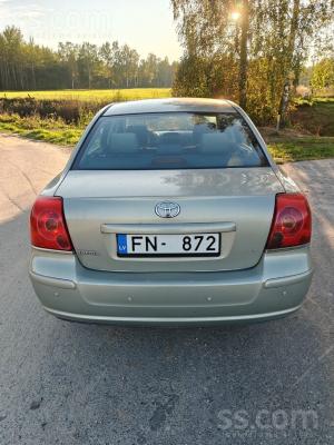 Yellow Toyota Avensis 2005 in Riga, with an engine capacity of 1.80 L and mileage of 325 thousand km for 1500 €, photo 5 on AUTOMOTO.COM.LV