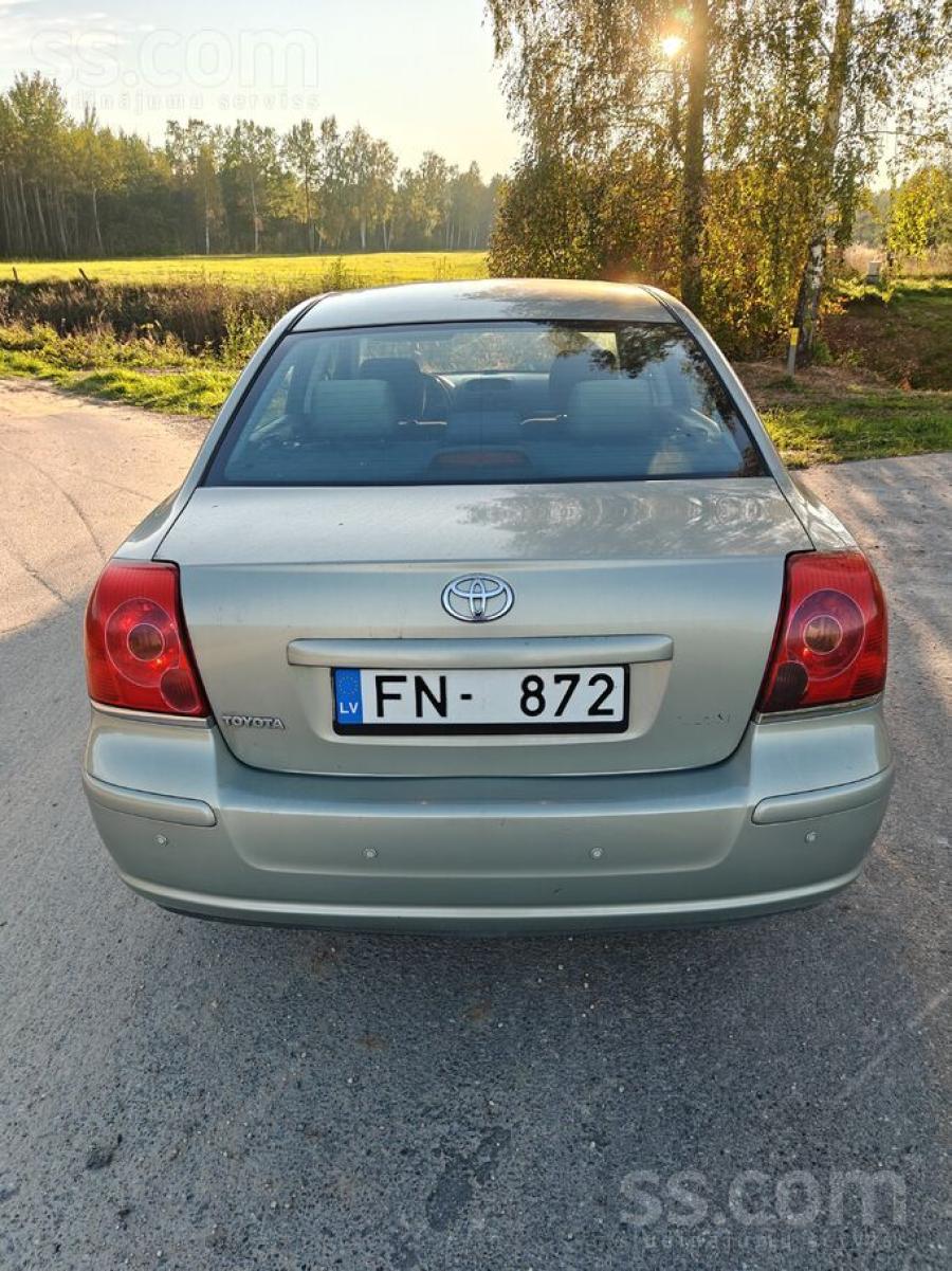 Yellow Toyota Avensis 2005 in Riga, with an engine capacity of 1.80 L and mileage of 325 thousand km for 1500 €, photo 5 on AUTOMOTO.COM.LV