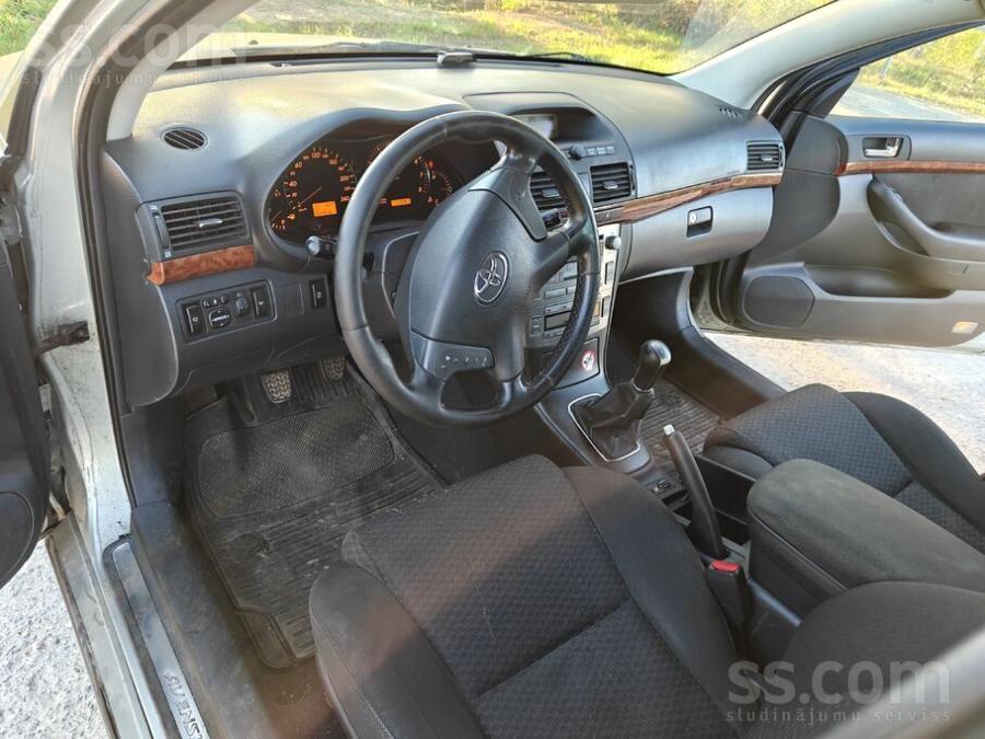 Yellow Toyota Avensis 2005 in Riga, with an engine capacity of 1.80 L and mileage of 325 thousand km for 1500 €, photo 7 on AUTOMOTO.COM.LV