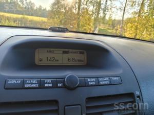 Yellow Toyota Avensis 2005 in Riga, with an engine capacity of 1.80 L and mileage of 325 thousand km for 1500 €, photo 8 on AUTOMOTO.COM.LV