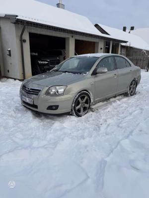 Yellow Toyota Avensis 2006 in Akmene, with an engine capacity of 2.23 L and mileage of 320 thousand km for 1250 €, photo  on AUTOMOTO.COM.LV