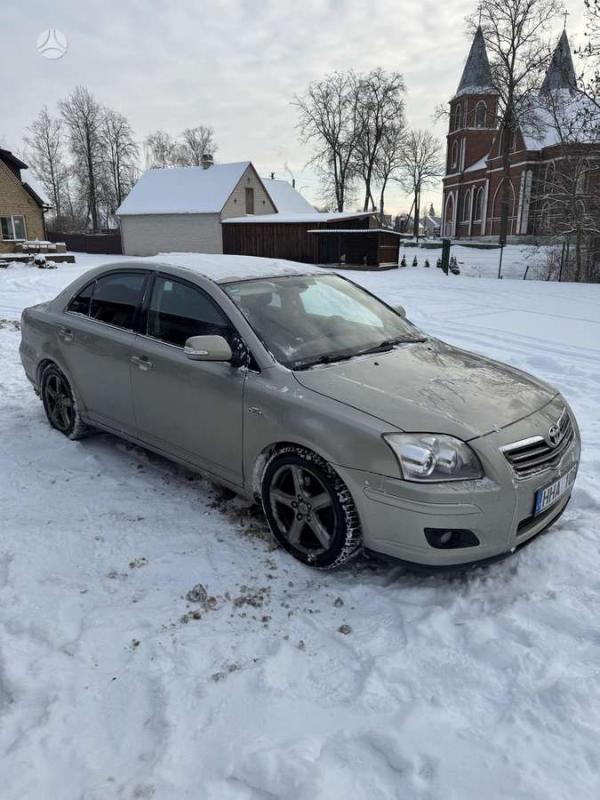 Yellow Toyota Avensis 2006 in Akmene, with an engine capacity of 2.23 L and mileage of 320 thousand km for 1250 €, photo 3 on AUTOMOTO.COM.LV