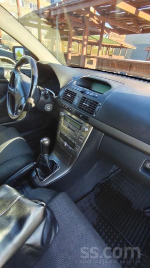 Dzeltens Toyota Avensis 2004 Rēzekne, ar dzinēja tilpumu 2.00 L un nobraukumu 330 tūkst. km par 1000 €, foto 5 vietnē AUTOMOTO.COM.LV