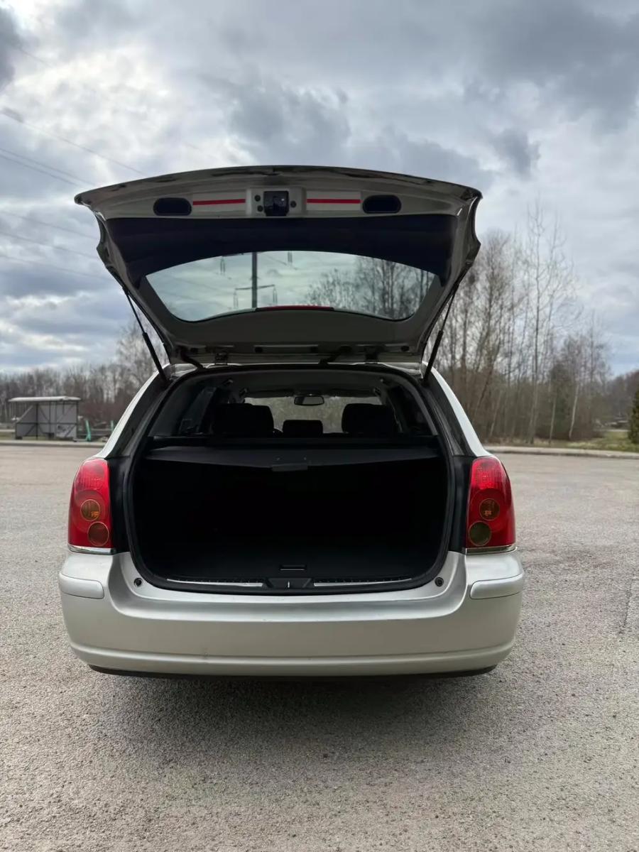 Dzeltens Toyota Avensis 2005 Rīga, ar dzinēja tilpumu 2.00 L un nobraukumu 305 tūkst. km par 1800 €, foto 8 vietnē AUTOMOTO.COM.LV