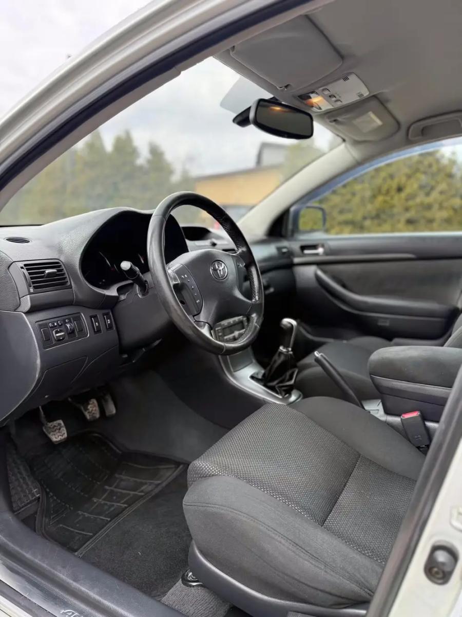 Dzeltens Toyota Avensis 2005 Rīga, ar dzinēja tilpumu 2.00 L un nobraukumu 305 tūkst. km par 1800 €, foto 10 vietnē AUTOMOTO.COM.LV