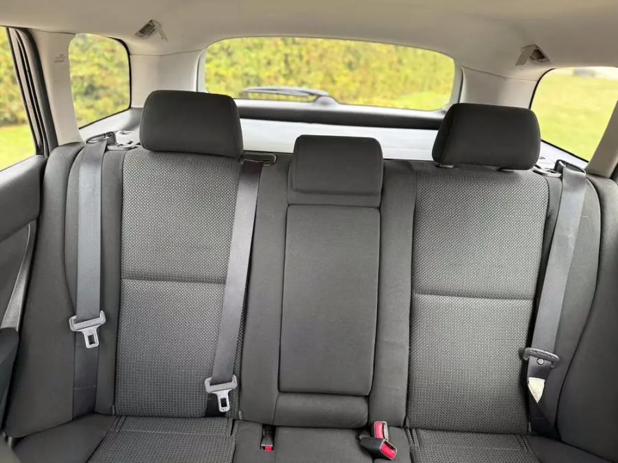 Dzeltens Toyota Avensis 2005 Rīga, ar dzinēja tilpumu 2.00 L un nobraukumu 305 tūkst. km par 1800 €, foto 12 vietnē AUTOMOTO.COM.LV