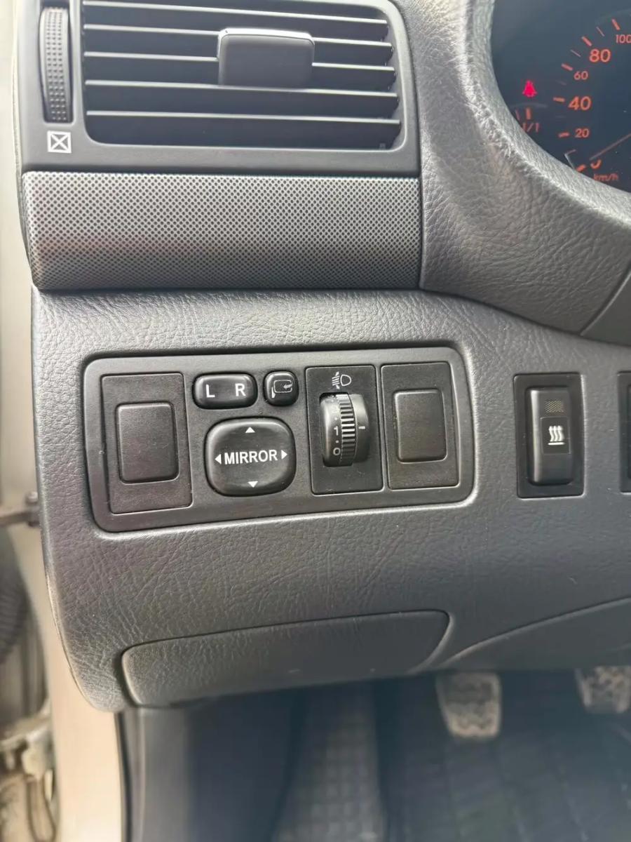 Dzeltens Toyota Avensis 2005 Rīga, ar dzinēja tilpumu 2.00 L un nobraukumu 305 tūkst. km par 1800 €, foto 14 vietnē AUTOMOTO.COM.LV