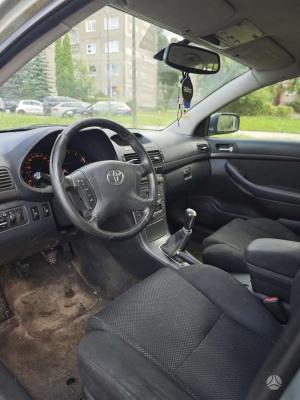 Желтый Тойота Авенсис 2005 в Каунас, объемом двигателя 2.00 л и пробегом 523 тыс. км за 450 €, фото 10 на AUTOMOTO.COM.LV