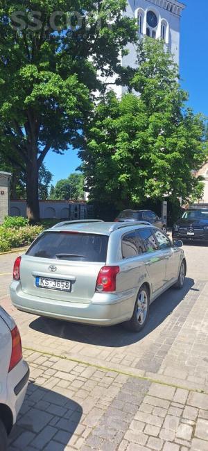Yellow Toyota Avensis 2006 in Jelgava, with an engine capacity of 2.20 L and mileage of 320 thousand km for 1300 €, photo  on AUTOMOTO.COM.LV