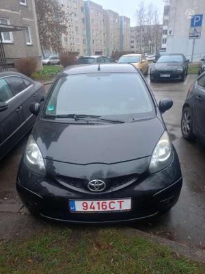 Melns Toyota Aygo 2006 Kauņa, ar dzinēja tilpumu 1.00 L un nobraukumu 147 tūkst. km par 1999 €, foto 2 vietnē AUTOMOTO.COM.LV
