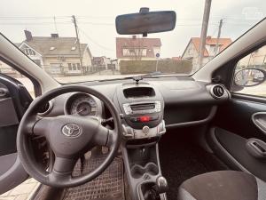 Melns Toyota Aygo 2006 Klaipėda, ar dzinēja tilpumu 1.00 L un nobraukumu 211 tūkst. km par 1550 €, foto 10 vietnē AUTOMOTO.COM.LV