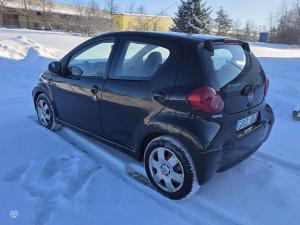 Melns Toyota Aygo 2007 Viļņa, ar dzinēja tilpumu 1.00 L un nobraukumu 221 tūkst. km par 1999 €, foto 6 vietnē AUTOMOTO.COM.LV