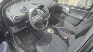 Black Toyota Aygo 2007 in Vilnius, with an engine capacity of 1.00 L and mileage of 230 thousand km for 1550 €, photo 6 on AUTOMOTO.COM.LV