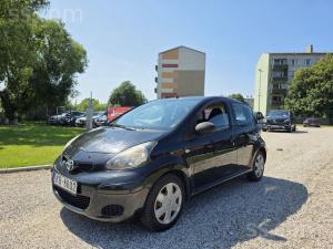 Melns Toyota Aygo 2009 Ventspils, ar dzinēja tilpumu 1.00 L un nobraukumu 278 tūkst. km par 990 €, foto 4 vietnē AUTOMOTO.COM.LV