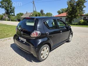 Melns Toyota Aygo 2009 Ventspils, ar dzinēja tilpumu 1.00 L un nobraukumu 278 tūkst. km par 990 €, foto 7 vietnē AUTOMOTO.COM.LV