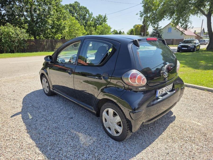 Melns Toyota Aygo 2009 Ventspils, ar dzinēja tilpumu 1.00 L un nobraukumu 278 tūkst. km par 990 €, foto 9 vietnē AUTOMOTO.COM.LV