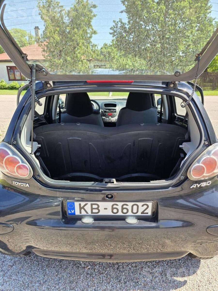 Melns Toyota Aygo 2009 Ventspils, ar dzinēja tilpumu 1.00 L un nobraukumu 278 tūkst. km par 990 €, foto 17 vietnē AUTOMOTO.COM.LV