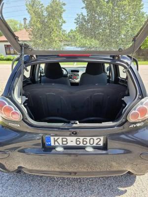 Melns Toyota Aygo 2009 Ventspils, ar dzinēja tilpumu 1.00 L un nobraukumu 278 tūkst. km par 990 €, foto 17 vietnē AUTOMOTO.COM.LV