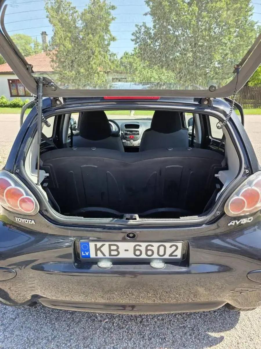 Melns Toyota Aygo 2009 Ventspils, ar dzinēja tilpumu 1.00 L un nobraukumu 278 tūkst. km par 990 €, foto 17 vietnē AUTOMOTO.COM.LV