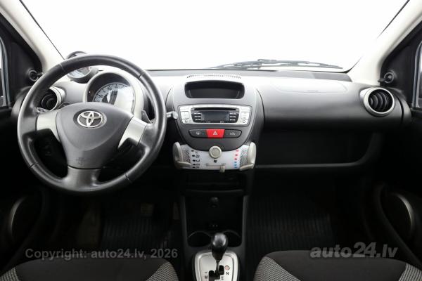 Черный Тойота Айго 2012 в Таллин, объемом двигателя 1.00 л и пробегом 126 тыс. км за 2499 €, фото 5 на AUTOMOTO.COM.LV