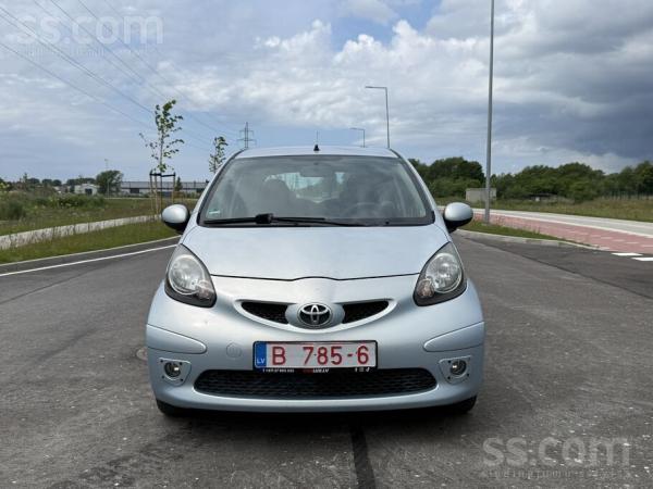 Zils Toyota Aygo 2005 Liepāja, ar dzinēja tilpumu 1.00 L un nobraukumu 150 tūkst. km par 2800 €, foto 7 vietnē AUTOMOTO.COM.LV
