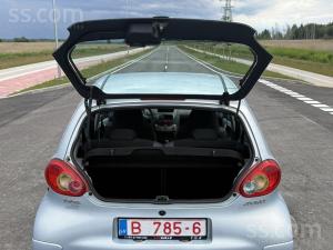 Zils Toyota Aygo 2005 Liepāja, ar dzinēja tilpumu 1.00 L un nobraukumu 150 tūkst. km par 2800 €, foto 10 vietnē AUTOMOTO.COM.LV