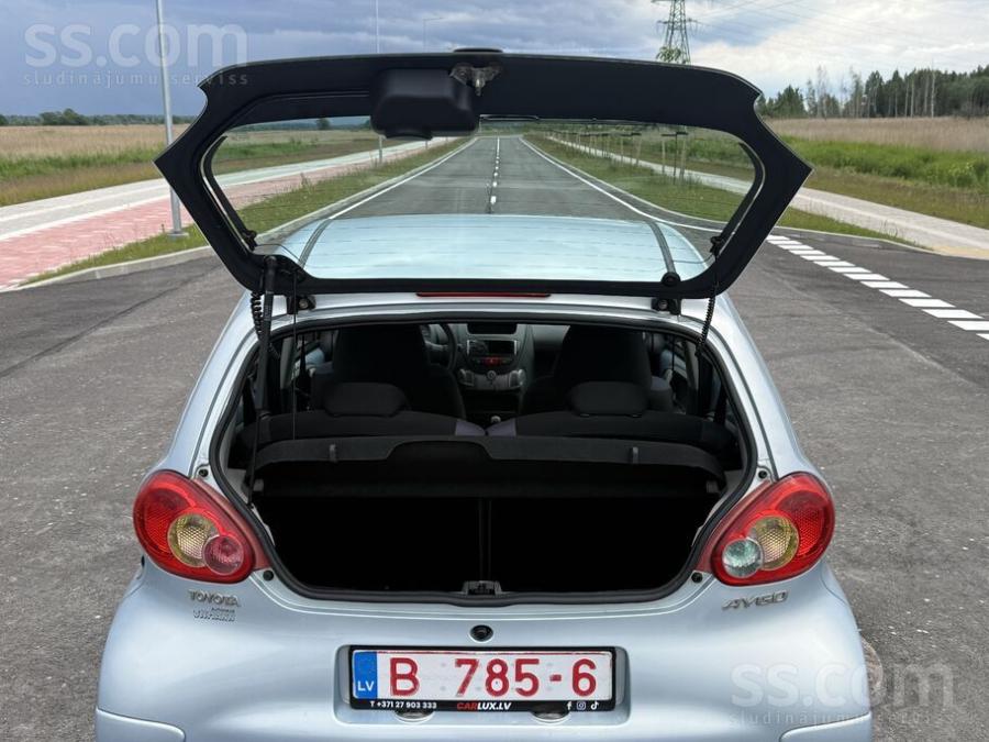 Zils Toyota Aygo 2005 Liepāja, ar dzinēja tilpumu 1.00 L un nobraukumu 150 tūkst. km par 2800 €, foto 10 vietnē AUTOMOTO.COM.LV