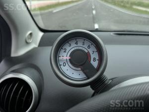 Zils Toyota Aygo 2005 Liepāja, ar dzinēja tilpumu 1.00 L un nobraukumu 150 tūkst. km par 2800 €, foto 20 vietnē AUTOMOTO.COM.LV